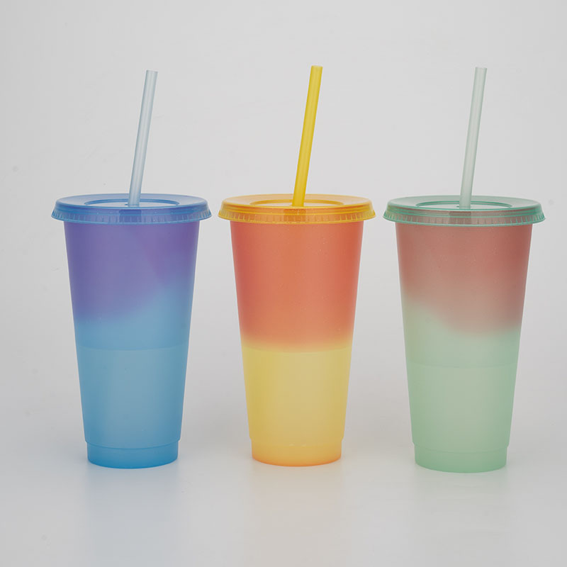 Color-Changing Plastic Cups